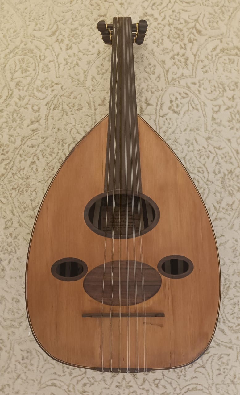 OudProf عود-بروف » عود صناعة محمد فاضل - تصميم البيارق-فرسة متحركة